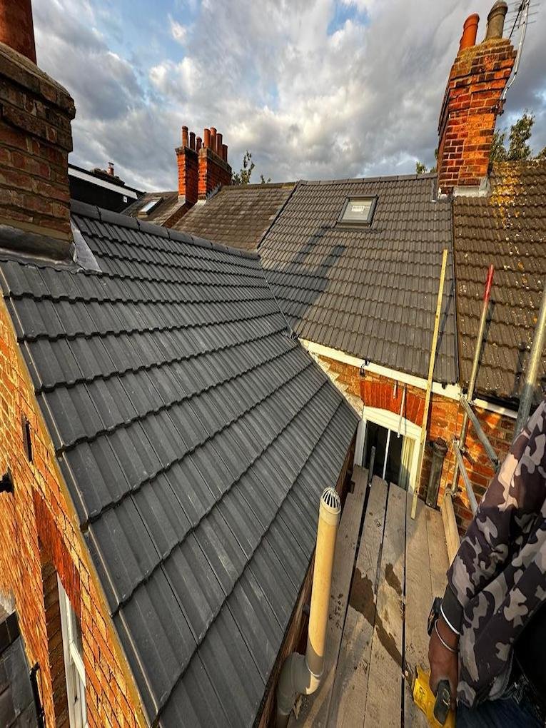 Roof Repairs – ahroofingcontractorsltd.com